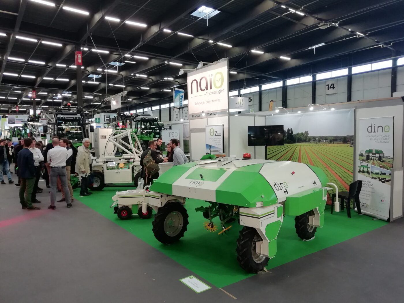 Ted, Dino et Oz à Vinitech 2018 - Naïo Technologies