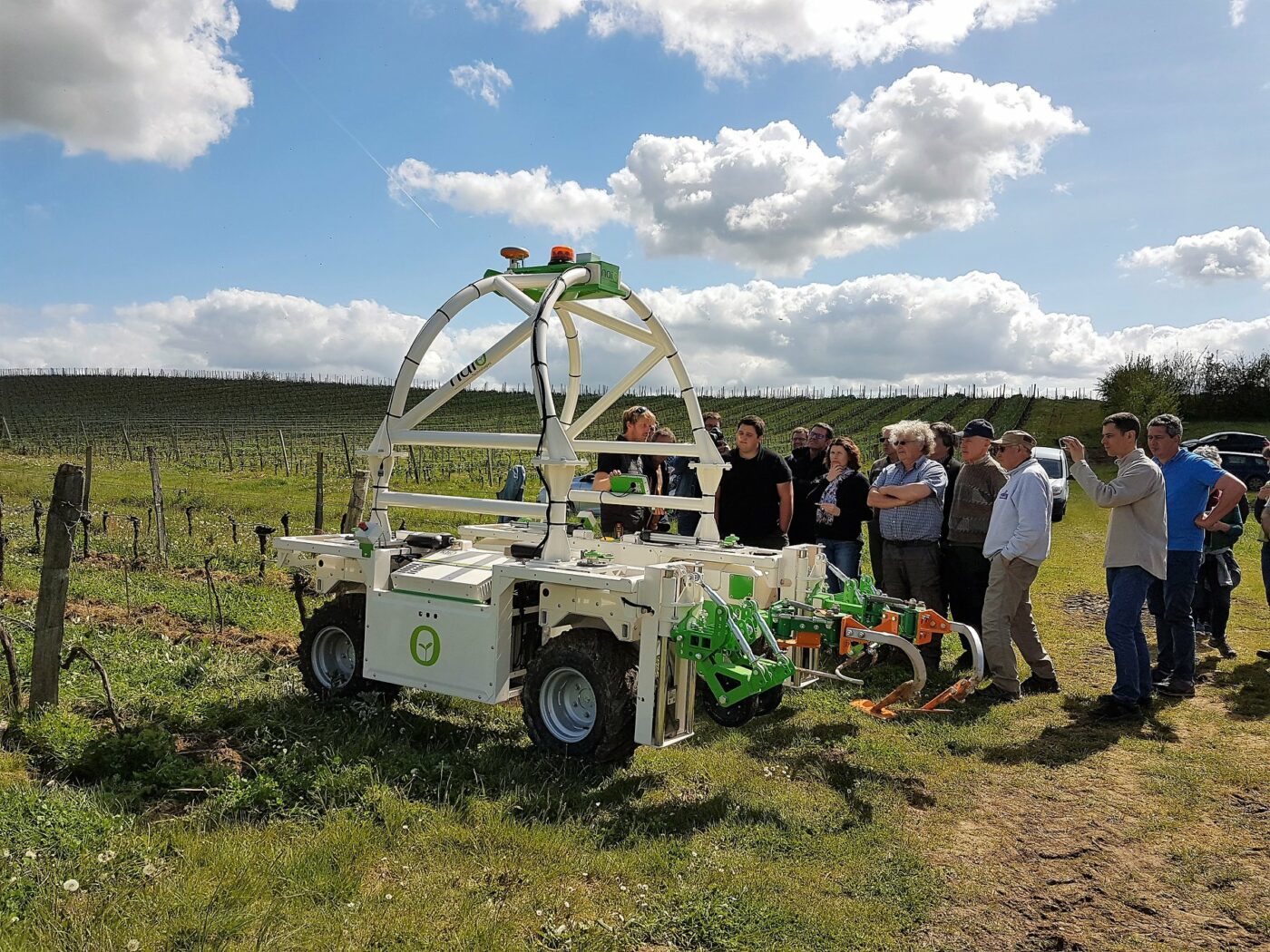 Univitis installe Ted au Château Les Vergnes - Naïo Technologies