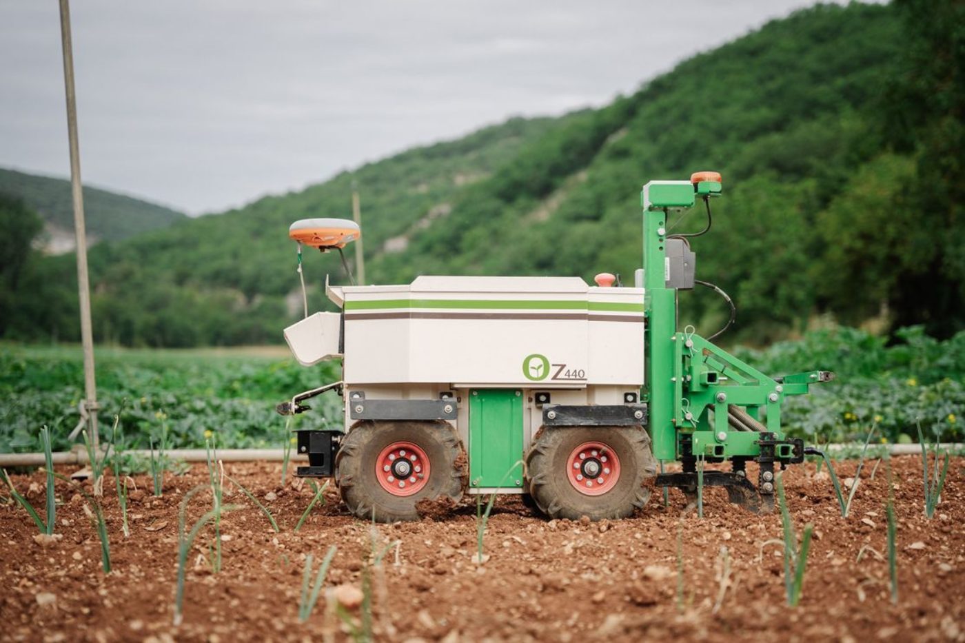 Un Gold Award pour Oz, le robot autonome pour l’agriculture - Naïo ...